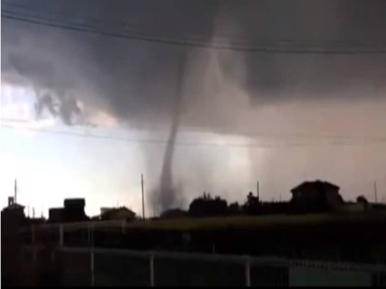 Violento tornado si abbatte sulla periferia di Tokyo: oltre 60 feriti ...