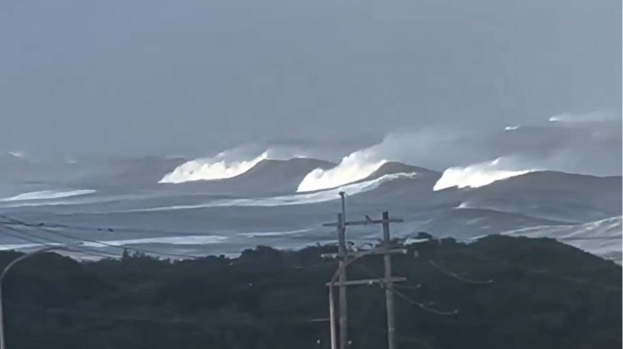 Tifone Jangmi sul Giappone: onde gigantesche e disagi lungo le coste ...