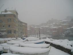 Amarcord 3 Marzo 2005: tanta neve al Nord, anche a Genova! « 3B Meteo