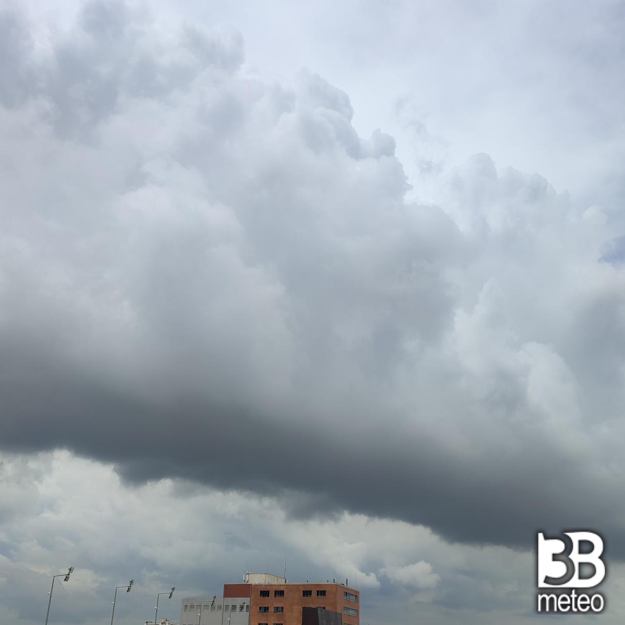 Foto Meteo: Fotosegnalazione Di Napoli Miano « 3B Meteo