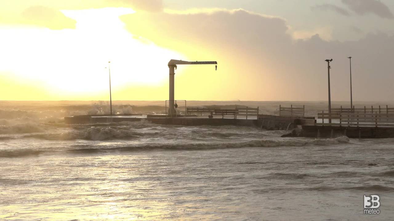 Video Meteo - Marina Di Ragusa (Rg), Continua Ondata Di Maltempo In ...