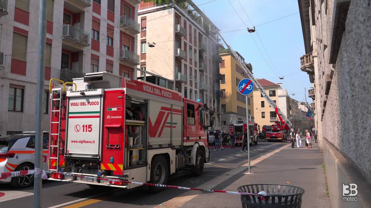 Cronaca diretta Milano, fiamme in palazzo del centro: persone evacuate ...